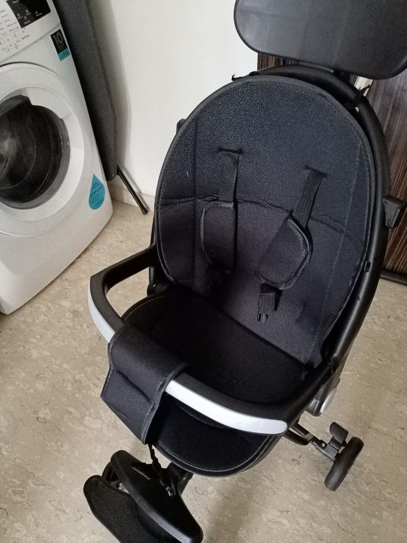 Like new sitting stroller, Babies & Kids, Going Out, Strollers on Carousell