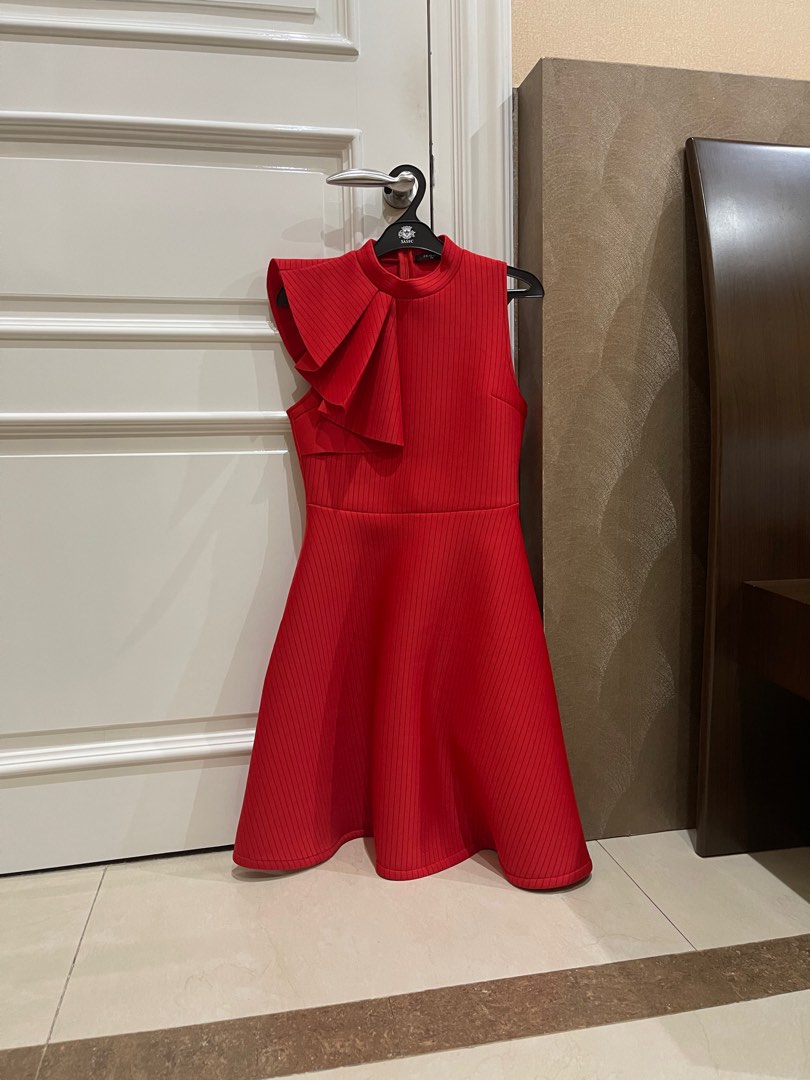 Midi dress merk Icons size M, Fesyen Wanita, Pakaian Wanita, Gaun & Rok ...