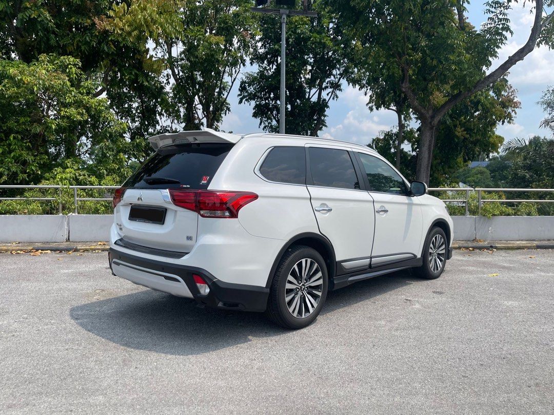 Mitsubishi Outlander 2.0 CVT Classic 7-Seater (A), Cars, Used Cars on ...