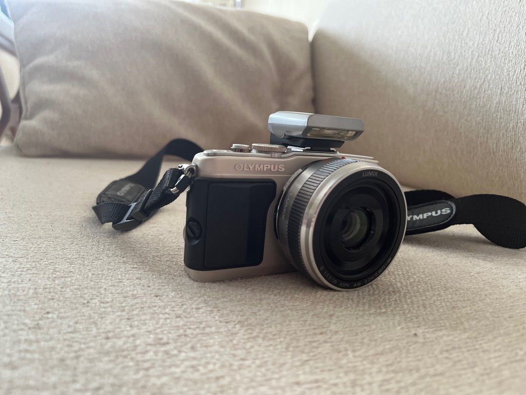 Olympus PEN E-PL6 with Lumix 20mm F1.7 Prime Lens, Photography, Cameras ...