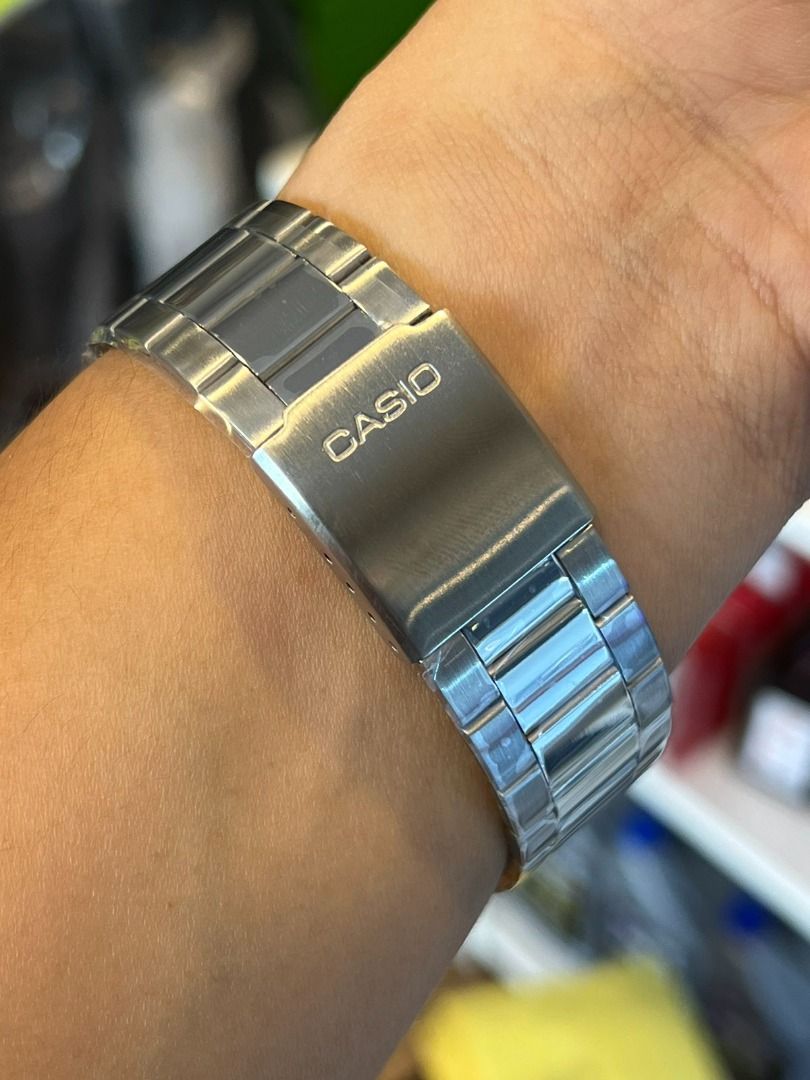 ORIGINAL CASIO Analog Blue Dial Stainless Steel Men's Watch MTP-VD01D-2B, Men's Fashion, Watches ...