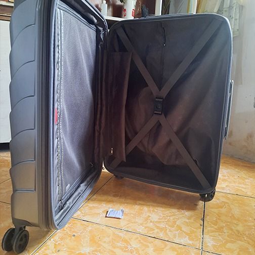 Original Elle Luggage Mall Pull Out, 25" Medium, Hobbies & Toys, Travel ...