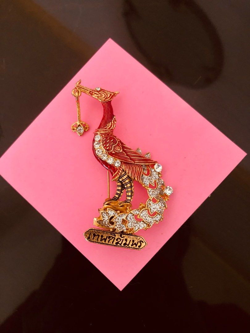 Pin Baju dari Thailand, Fesyen Wanita, Aksesoris di Carousell