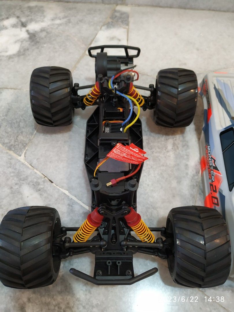 RC 1/10 Kyosho Tracker 2.0 RTR, Hobbies & Toys, Toys & Games on Carousell