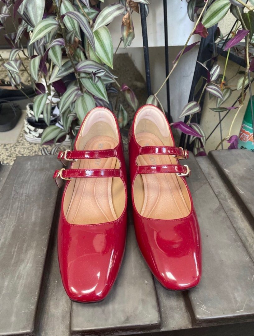 Red Mary Janes, Women's Fashion, Footwear, Loafers on Carousell