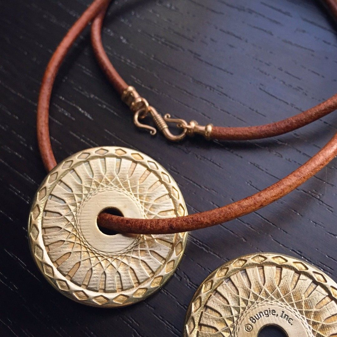 RockLove Destiny 2 Ikora Rey necklace 命運 2, 興趣及遊戲, 玩具 & 遊戲類 - Carousell