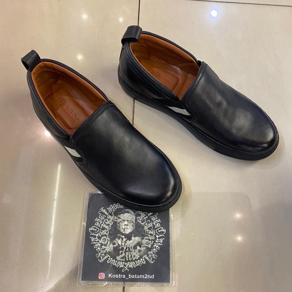 Sepatu bally, Fesyen Pria, Sepatu , Sneakers di Carousell