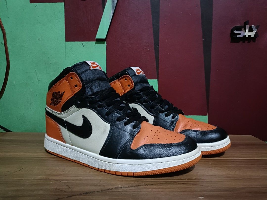 Sepatu Nike air Jordan 1 high shattered backboard, Fesyen Pria, Sepatu ...