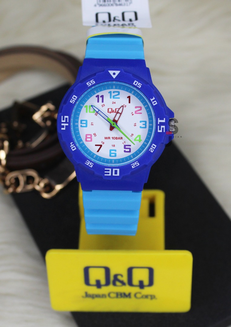 [SHI JIAN] Original Q&Q Sports Waterproof Watch VR19J009Y, Women's ...