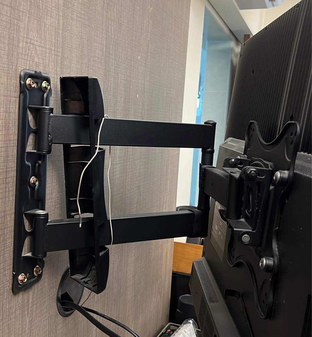 Single arm tv bracket - for 40” and below tv, TV & Home Appliances, TV ...