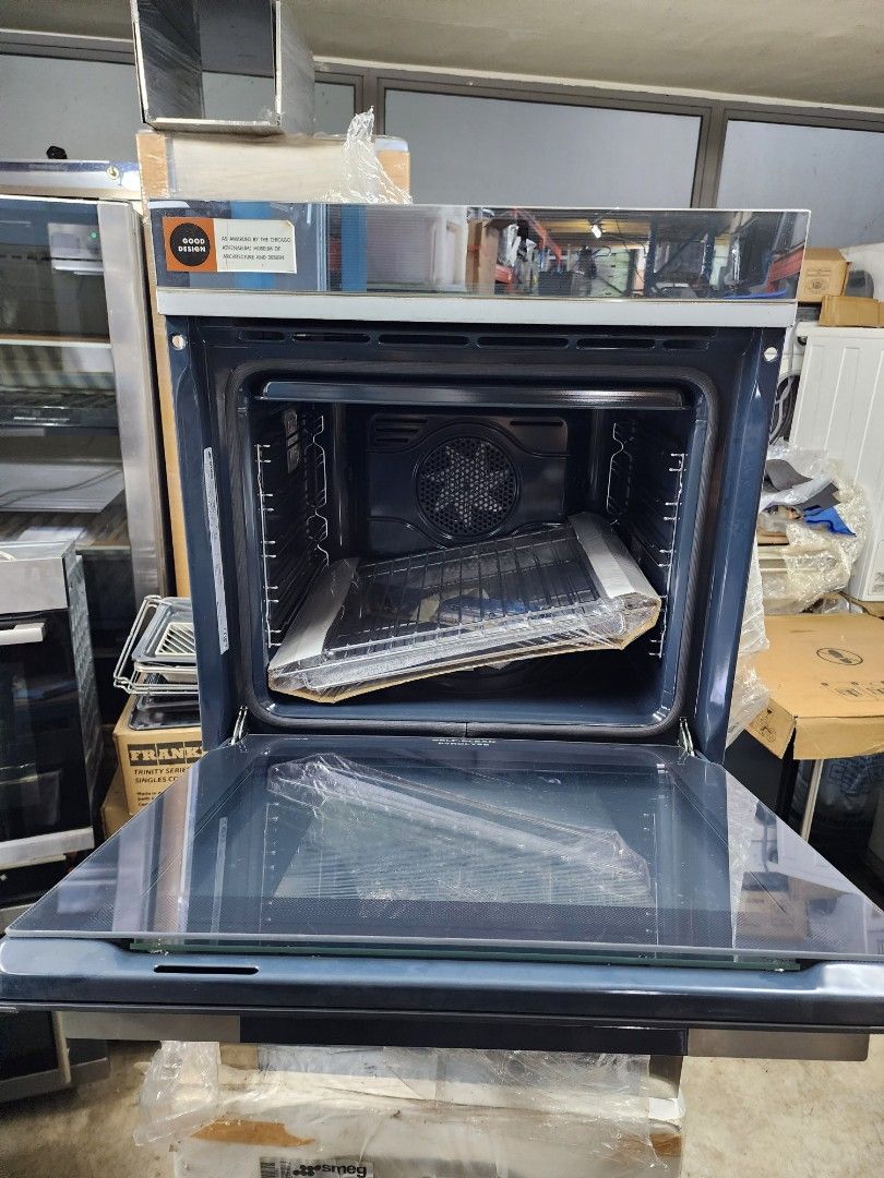 SMEG Pyrolitic Multifunction 60cm Oven, TV & Home Appliances, Kitchen ...