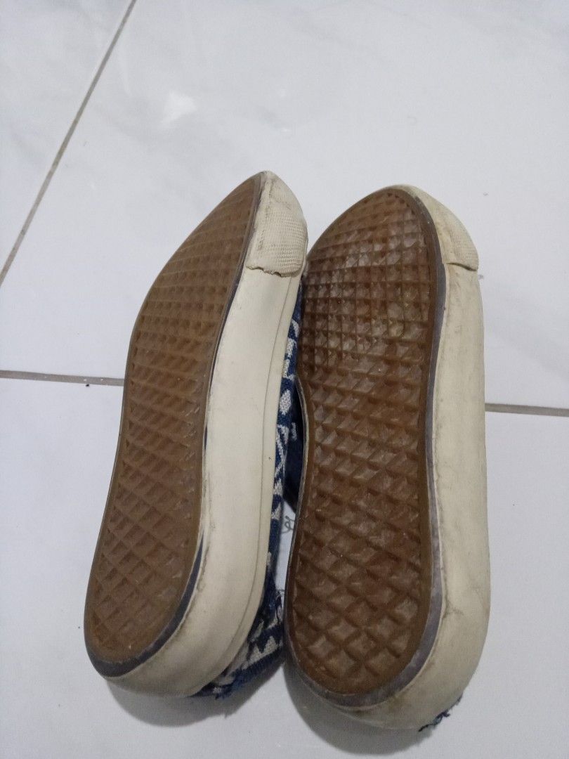 Sneakers anak zy kids, Bayi & Anak, Baju Anak Laki-laki, 4 hingga 7 ...