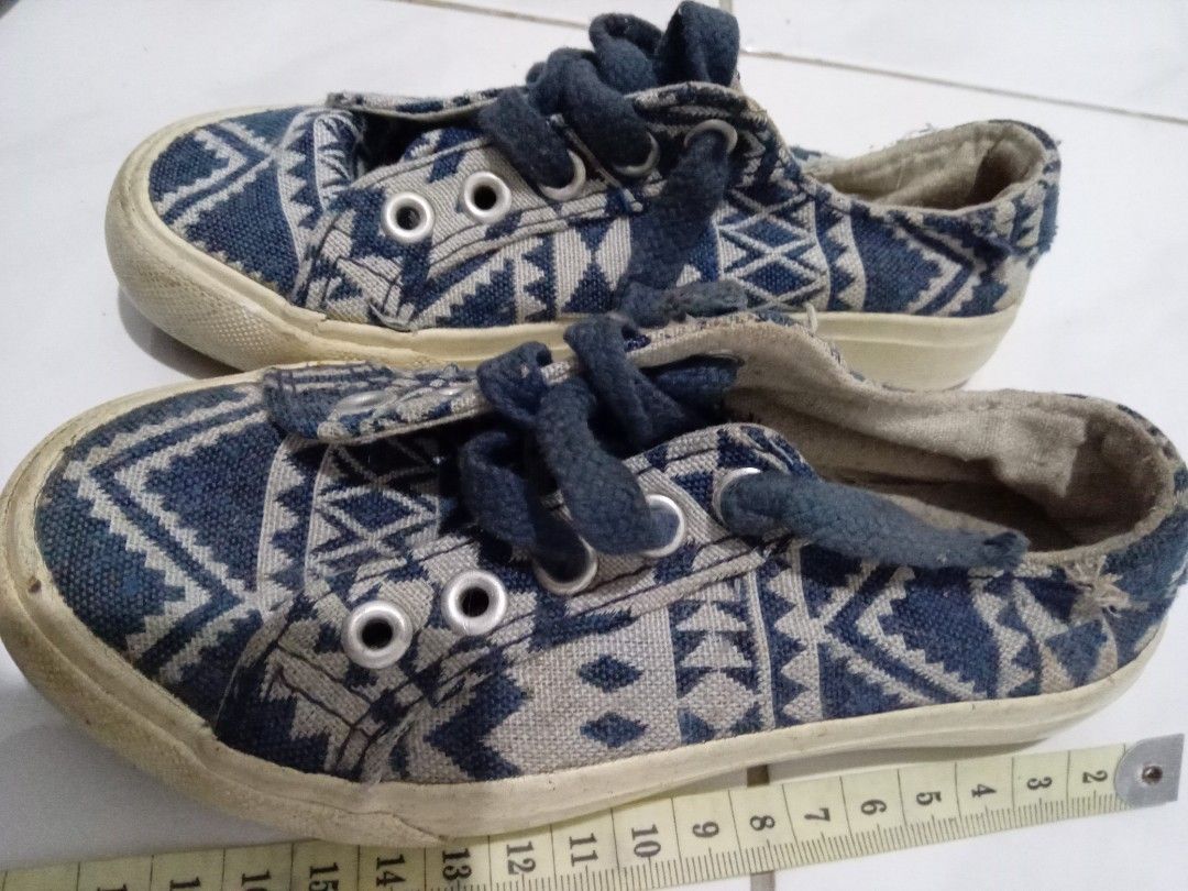 Sneakers anak zy kids, Bayi & Anak, Baju Anak Laki-laki, 4 hingga 7 ...