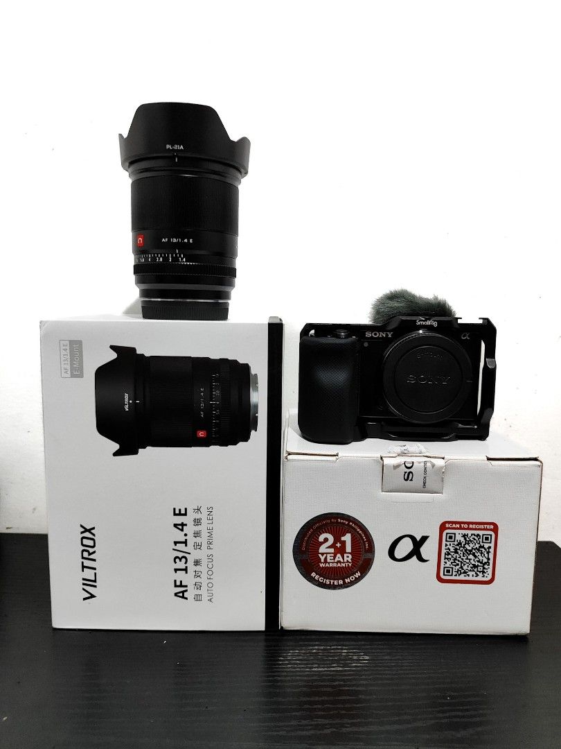Sony zve10 body *mint and complete + freebies (1k shutter count only ...
