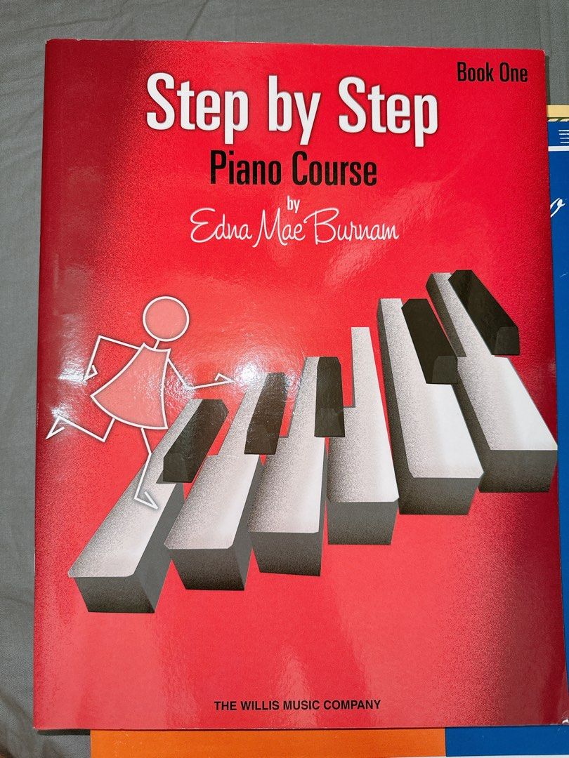 Step by step, 其他, 其他 - Carousell