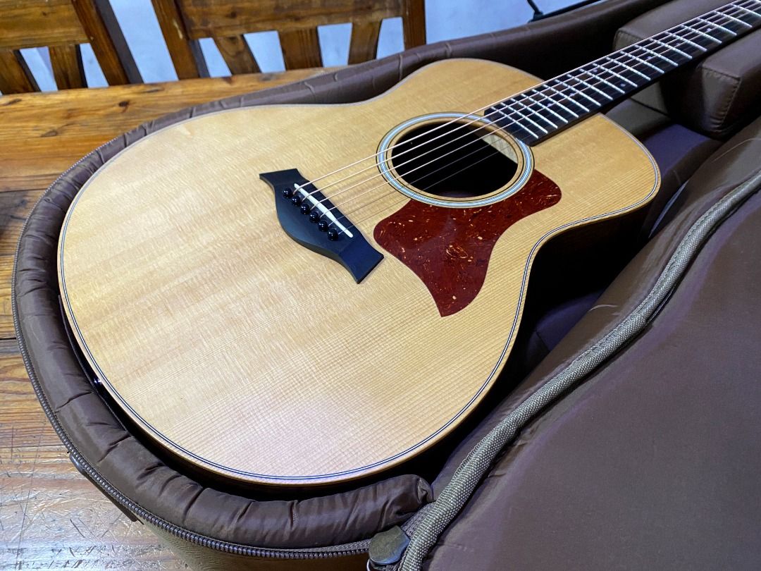 Taylor GS-Mini "Spruce" Guitar on Carousell