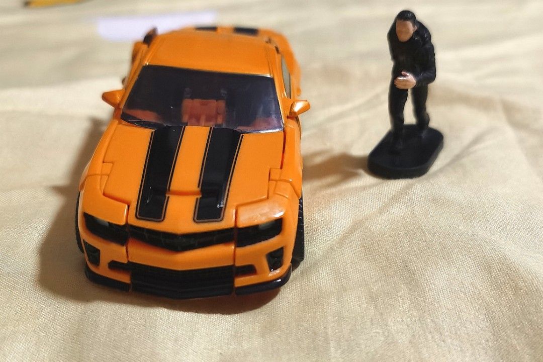 Transformers Studio Series SS 74 Bumblebee with Sam Witwicky, Hobbies ...