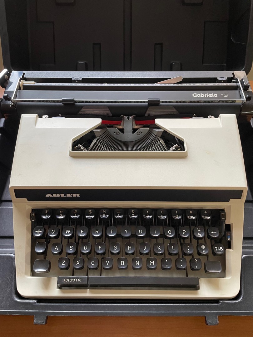 Vintage 1980s Adler Gabriele 13 Manual Typewriter, Hobbies & Toys ...