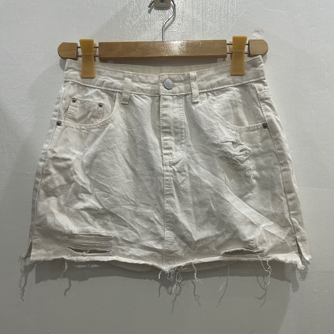 White micro mini skort/palda short, Women's Fashion, Bottoms, Other ...