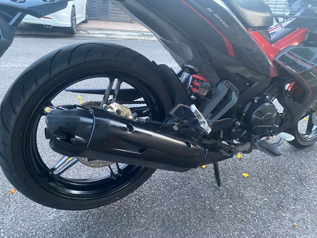 Yamaha Y15zr Merah Robot, Motorbikes on Carousell