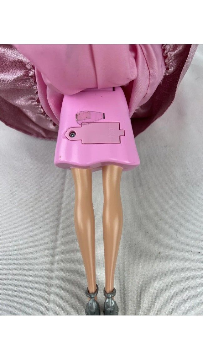 2009 Barbie A Fashion Fairytale Doll 2 in 1 Dress Transforms Lights ...