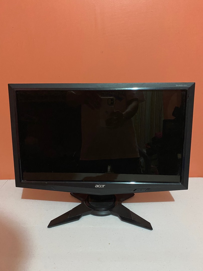 ACER G195HQL on Carousell