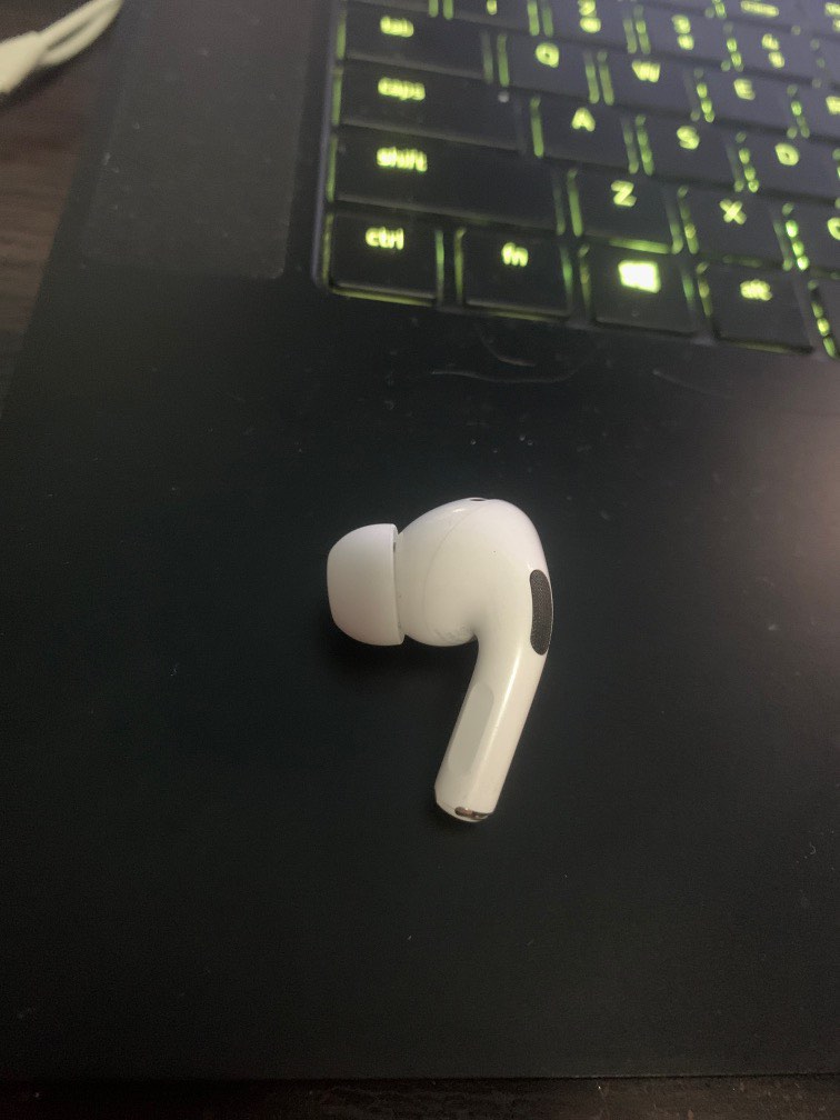 Airpod pro gen 2 ( LEFT SIDE ONLY ), Audio, Earphones on Carousell