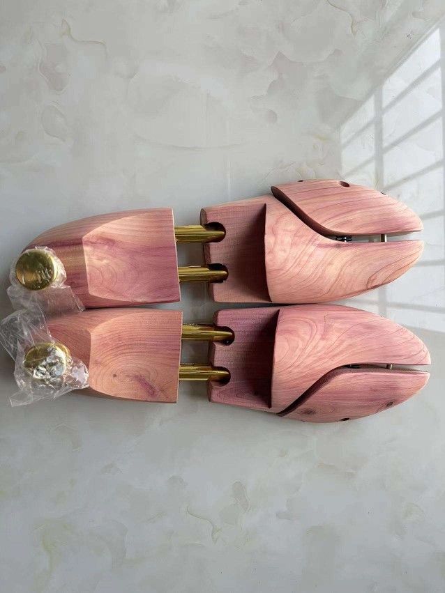 Western Red Cedar Shoe Tree, Women's Fashion, Footwear, Shoe inserts on ...