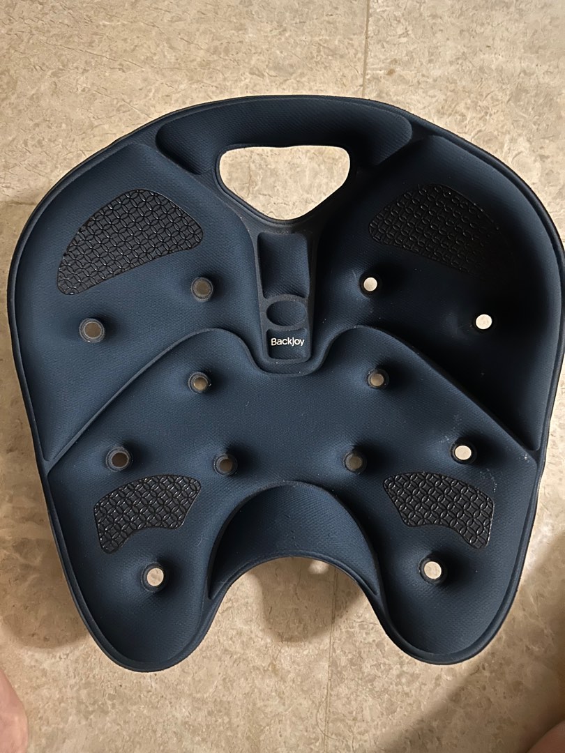 BackJoy SITSMART Core Traction, Health & Nutrition, Braces, Support & Protection on Carousell