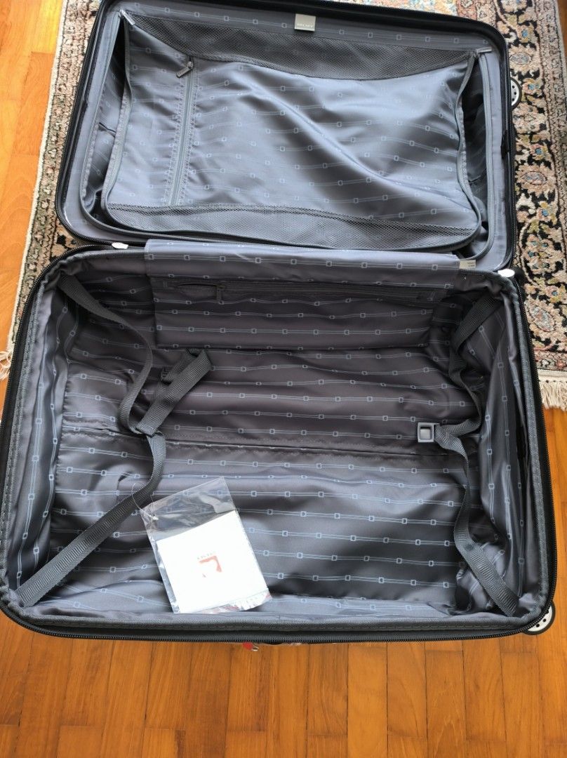 Brand New Delsey Helium Aero 62cm - 24in luggage, Hobbies & Toys ...