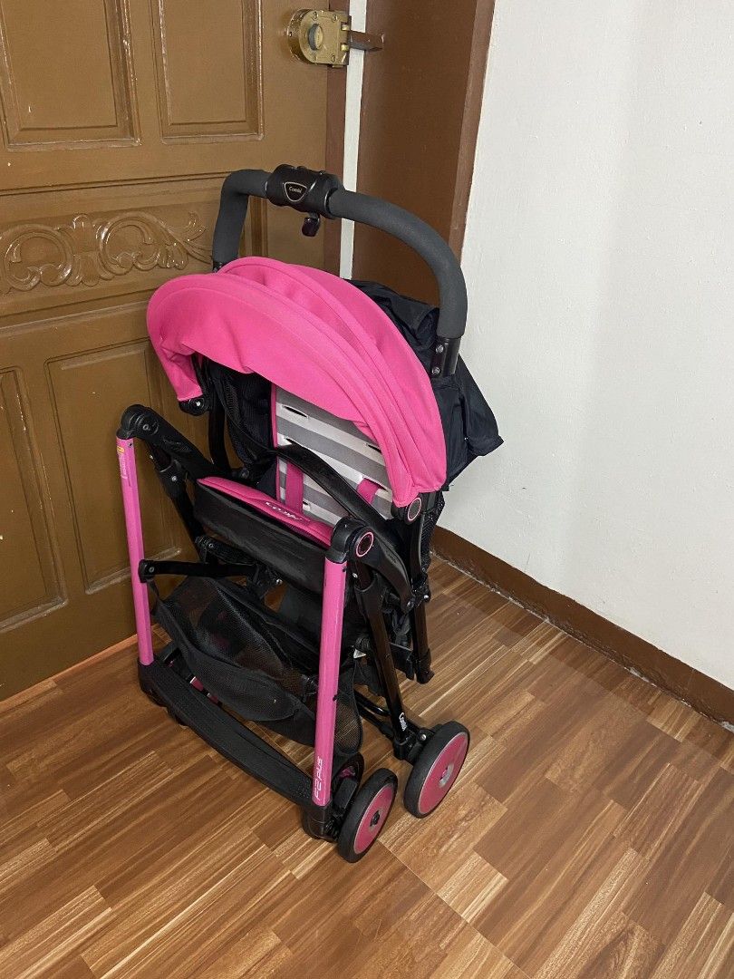 COMBI F2 PLUS STROLLER, Babies & Kids, Going Out, Strollers on Carousell