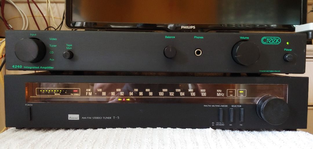 Creek 4240 - British Integrated Amplifier towards neutral to warm ...