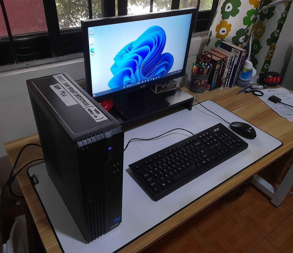 (Desktop set) Acer Veriton X4680G Professional Desktop Computer + Acer ...