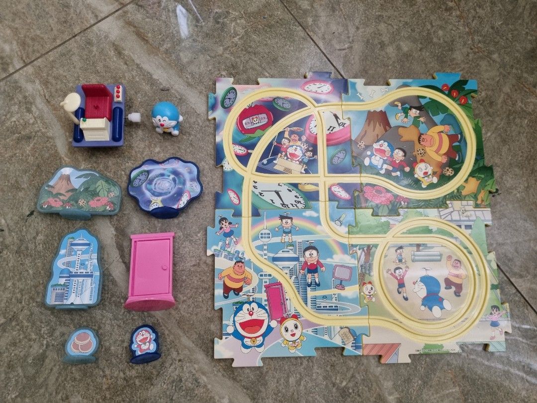 Epoch Doraemon Time Machine wind-up playset BIB Complete, Hobbies ...