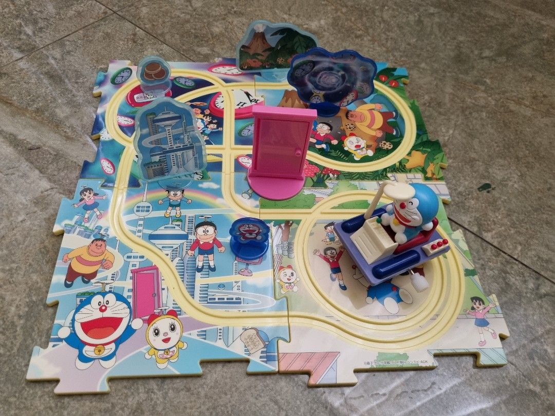 Epoch Doraemon Time Machine wind-up playset BIB Complete, Hobbies ...