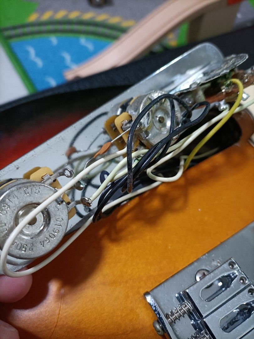 Lefty Fender Telecaster (MIM), Hobbies & Toys, Music & Media, Musical Instruments on Carousell