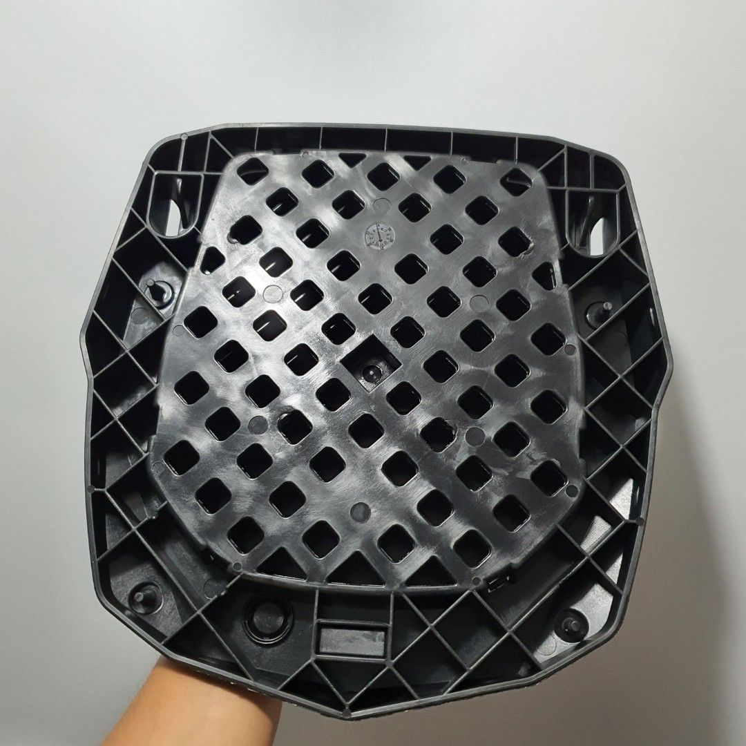 GIVI M7 Rack Baseplate, Motorcycles, Motorcycle Accessories on Carousell