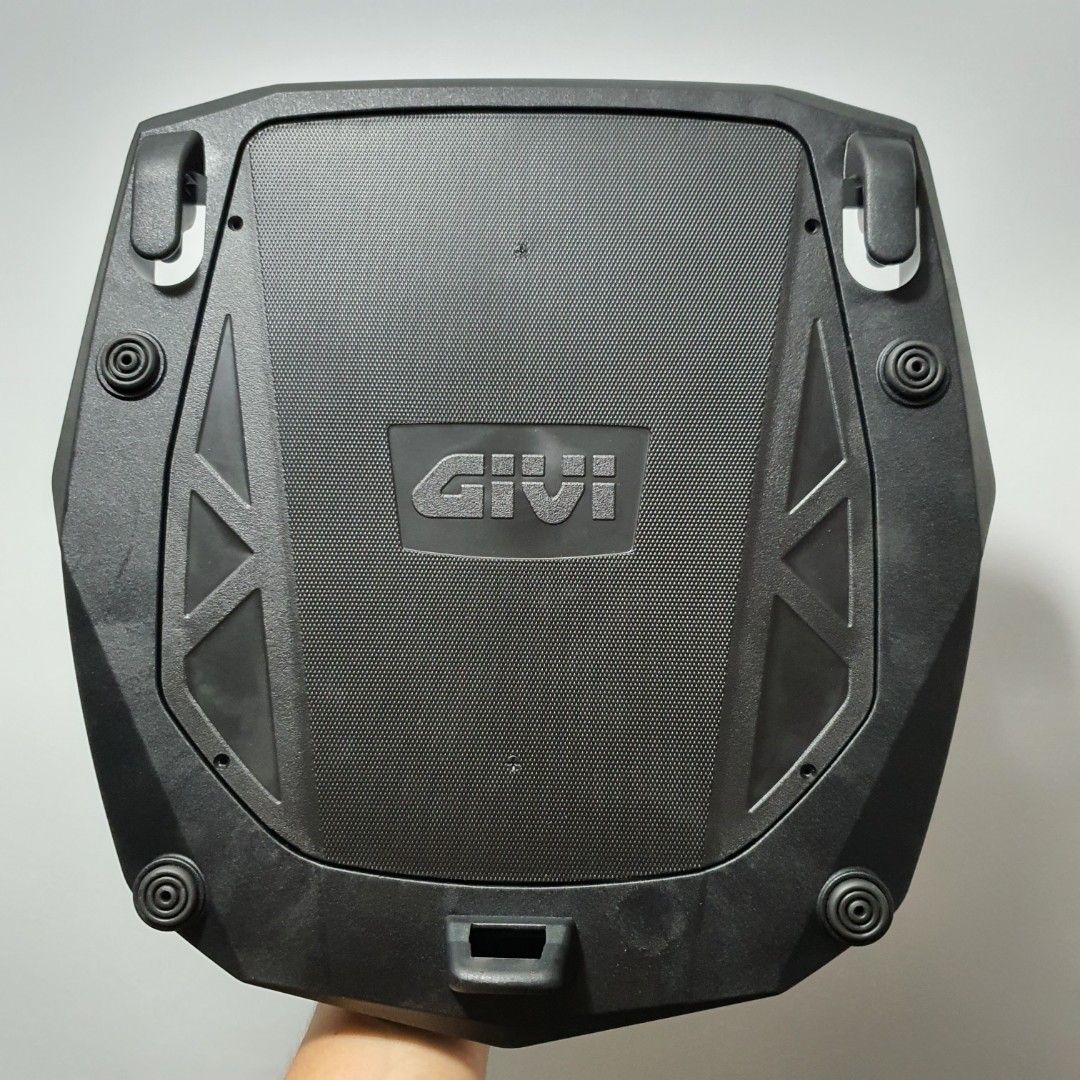 GIVI M7 Rack Baseplate, Motorcycles, Motorcycle Accessories on Carousell