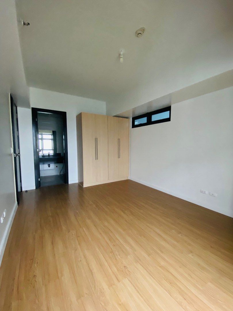 High park tower 2 on Carousell