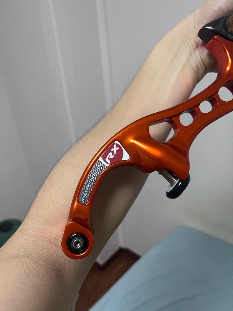 Hoyt RX riser + limbs (left hand) and sight, Sports Equipment, Other ...