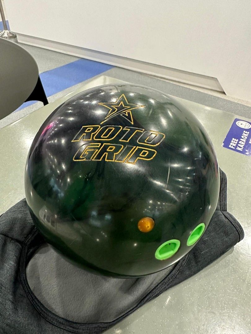 Hustle bowling ball, Sports Equipment, Sports & Games, Billiards ...