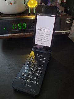 Japanese flip phones for cosplay props/keitai collection, Mobile Phones ...