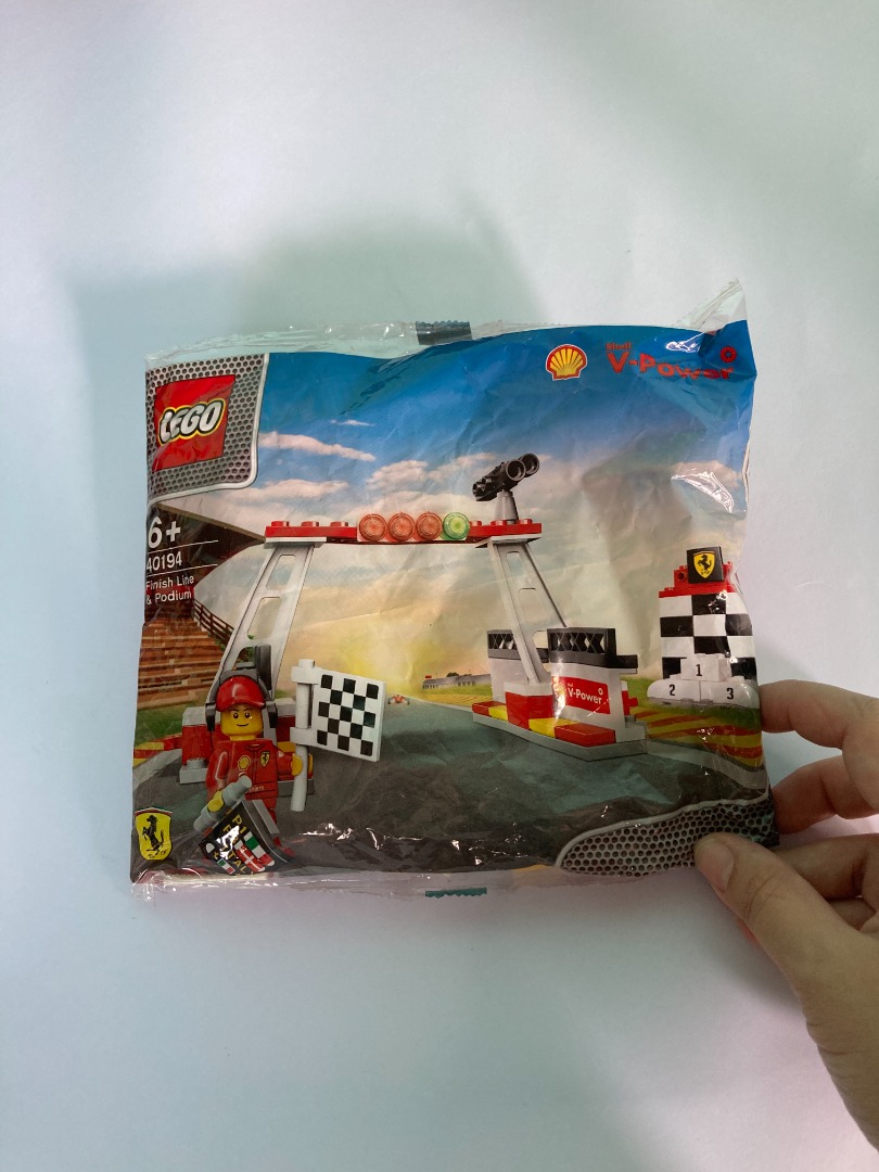 LEGO SHELL Finish Line & Podium, Toys & Collectibles, Mainan di Carousell