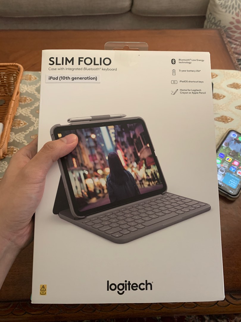 Logitech Slim Folio Ipad Th Gen Mobile Phones Gadgets Tablets IPad On Carousell