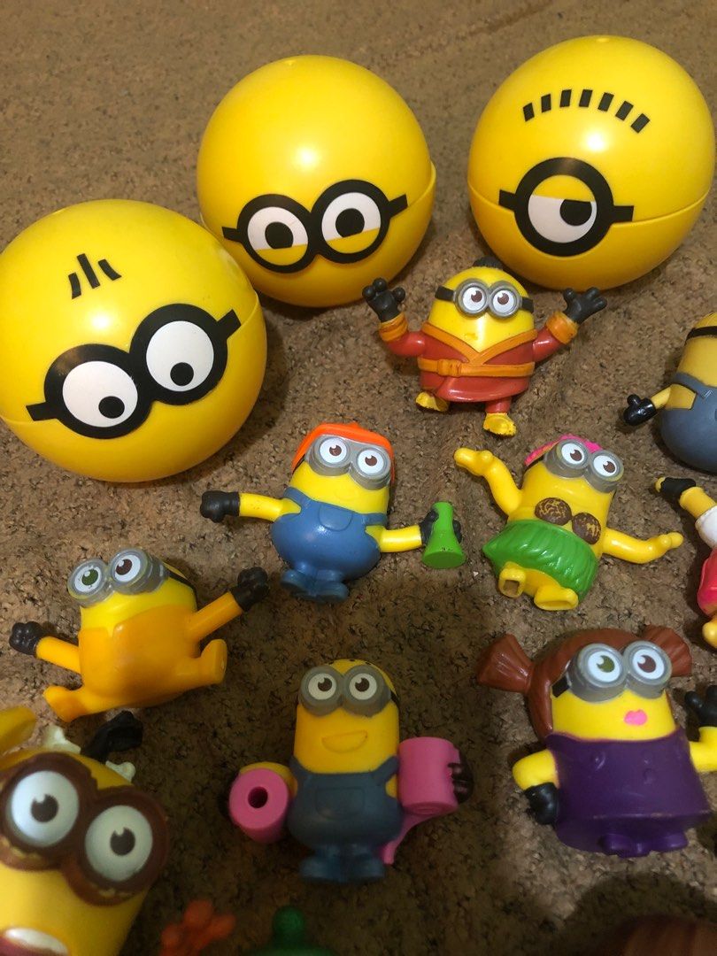 Lot set of Minions collectible figures, Hobbies & Toys, Toys & Games on ...