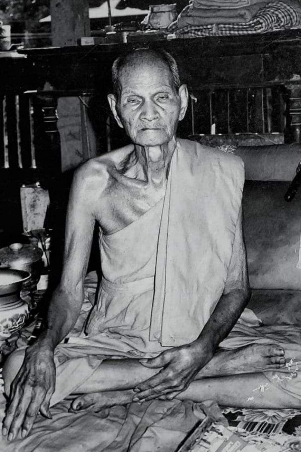 Lp prom wat chongkae kamakan locket, Hobbies & Toys, Memorabilia ...