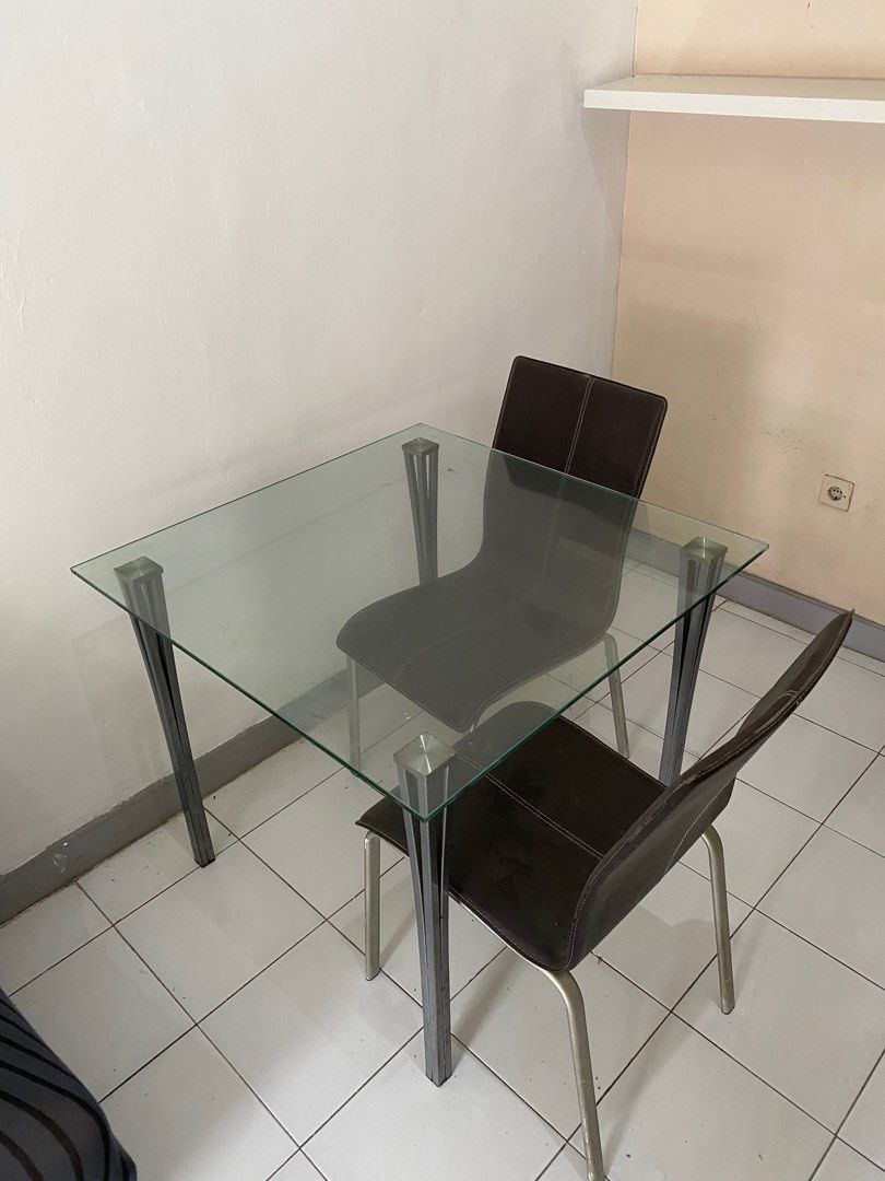 Meja Makan Minimalis Informa Kaca 2 Bangku, Perabotan Rumah di Carousell