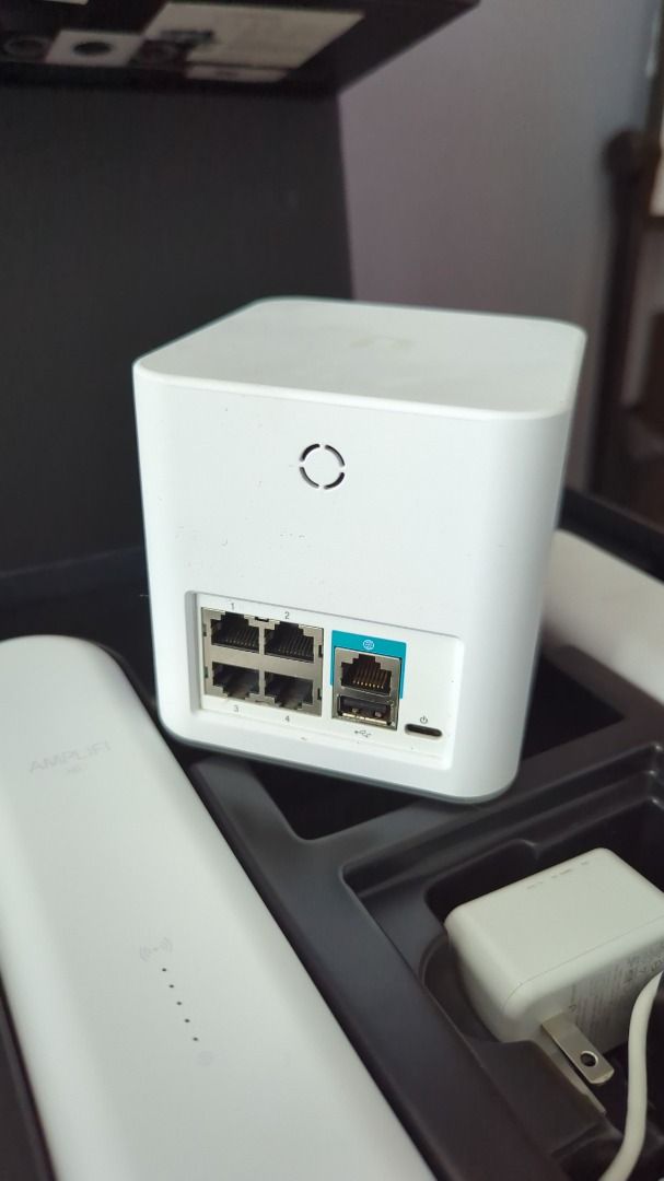 Mesh WiFi System Ubiquiti AMPLIFI AFi-HD-US Kit Router plus 2 Mesh ...