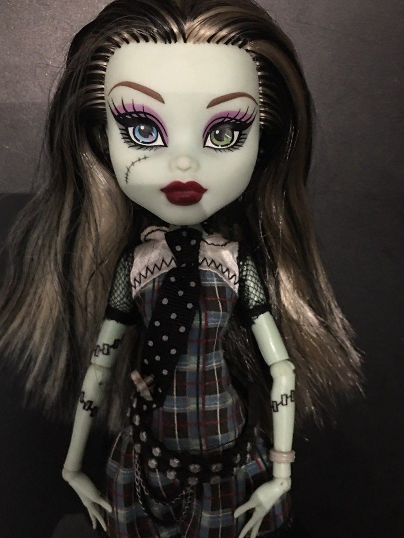 Monster High Basic Frankie Stein, Hobbies & Toys, Toys & Games on Carousell