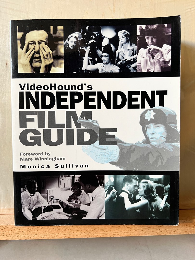 電影參考書（共兩本）Movie reference books (x2), 興趣及遊戲, 書本 & 文具, 教科書 - Carousell